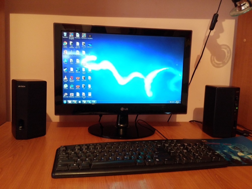 Vand Calculator + Monitor LG HD + Boxe + tastatura : procesor AMD FX ...